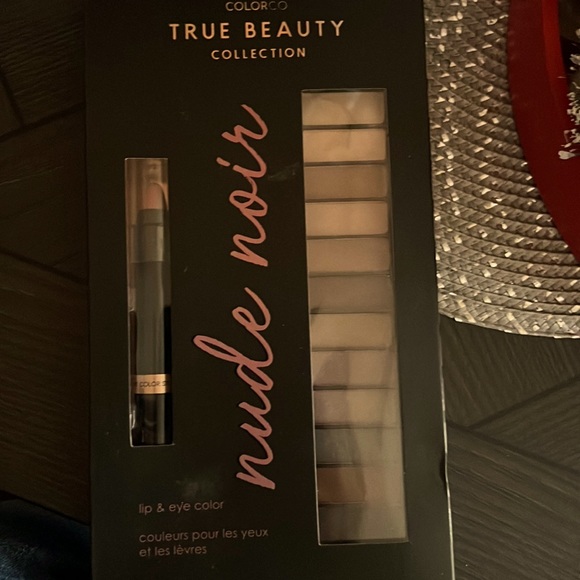 colorco true beauty collection | Makeup | Nwt Colorco True Beauty ...